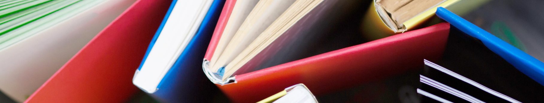 Cómo forrar libros paso a paso y sin burbujas – ALDI