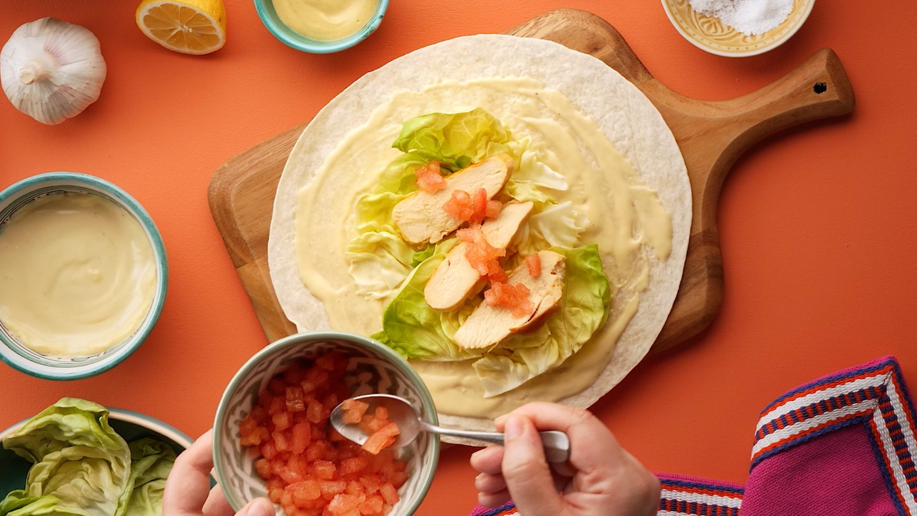 Receta de wrap de pollo y ensalada César saludable - ALDI